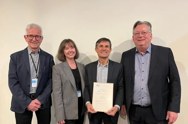Kurt J. Pfeiffer Award for Fred Zülli | Mibelle Biochemistry